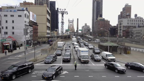 traffic splitting in two lanes - cars exiting Queensboro Bridge with t ...